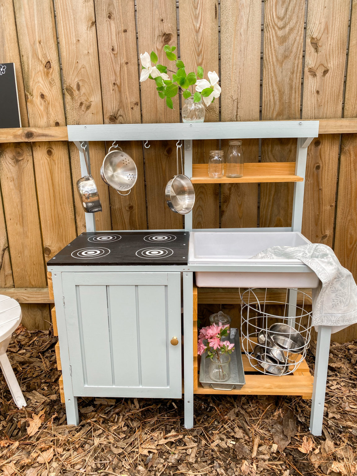 My Mud Kitchen Makeover - The Mama Notes